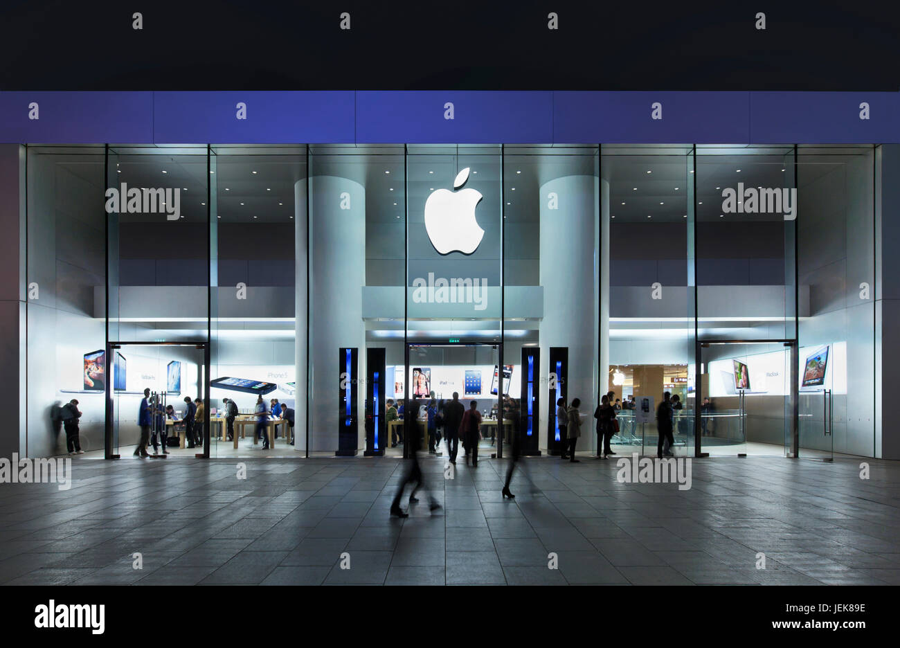 Futuristic life hi-res stock photography and images - Alamy