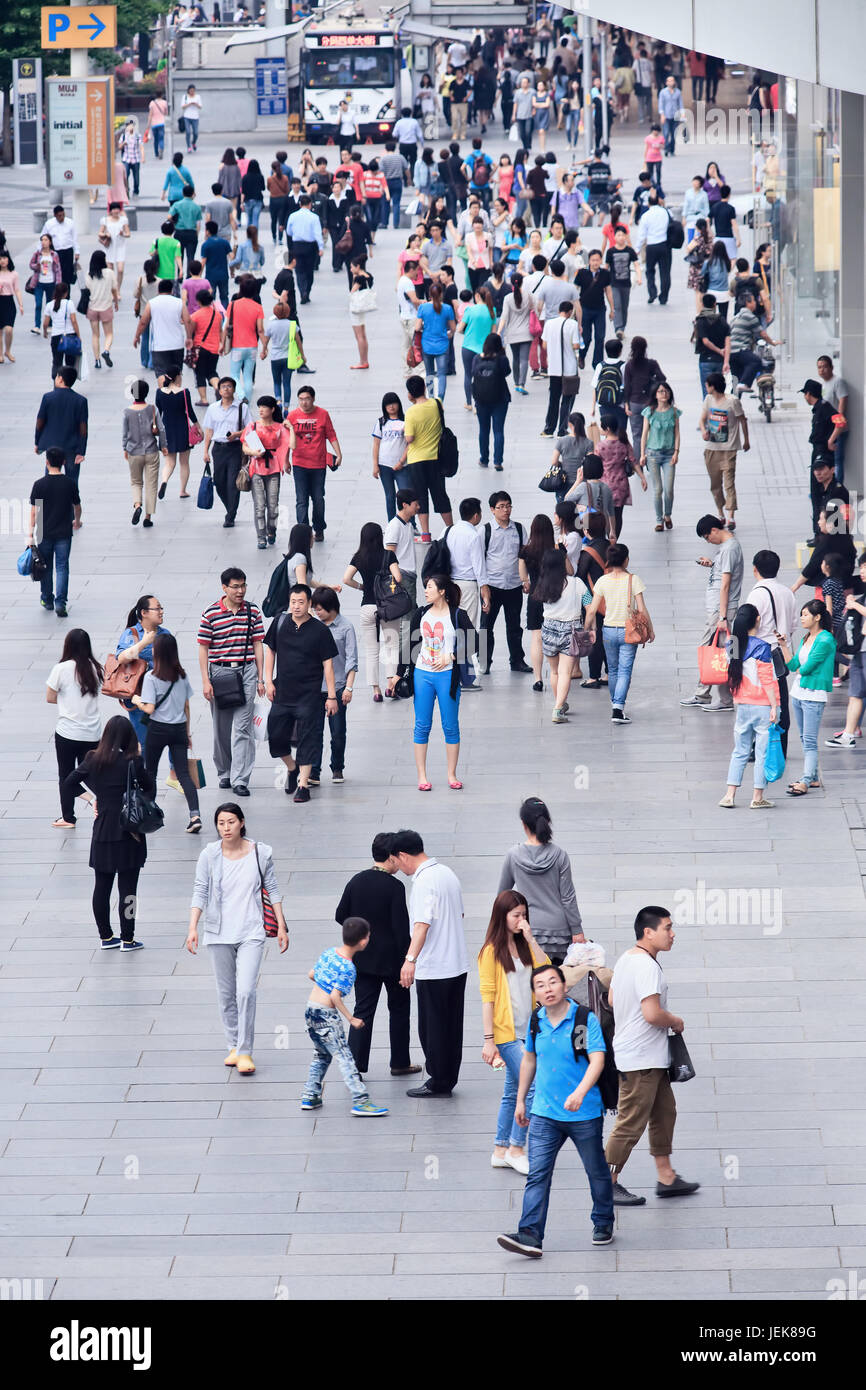 Population density crowd hi-res stock photography and images - Alamy