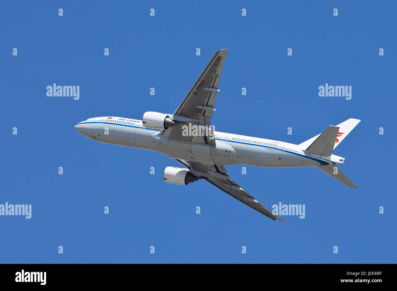 Twin turbine jet engines hi-res stock photography and images - Alamy