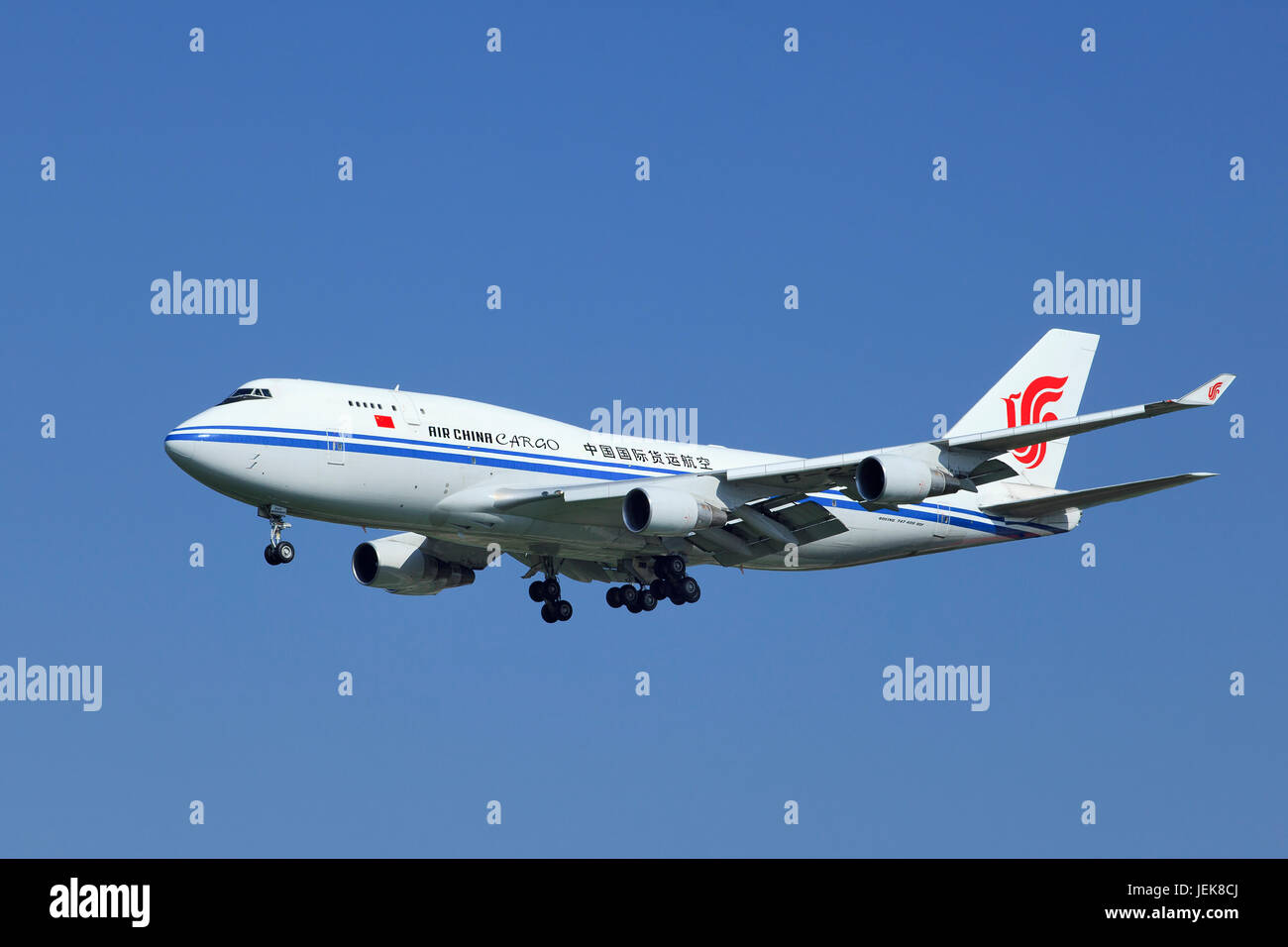 Boeing 747 landing gear hi-res stock photography and images - Alamy