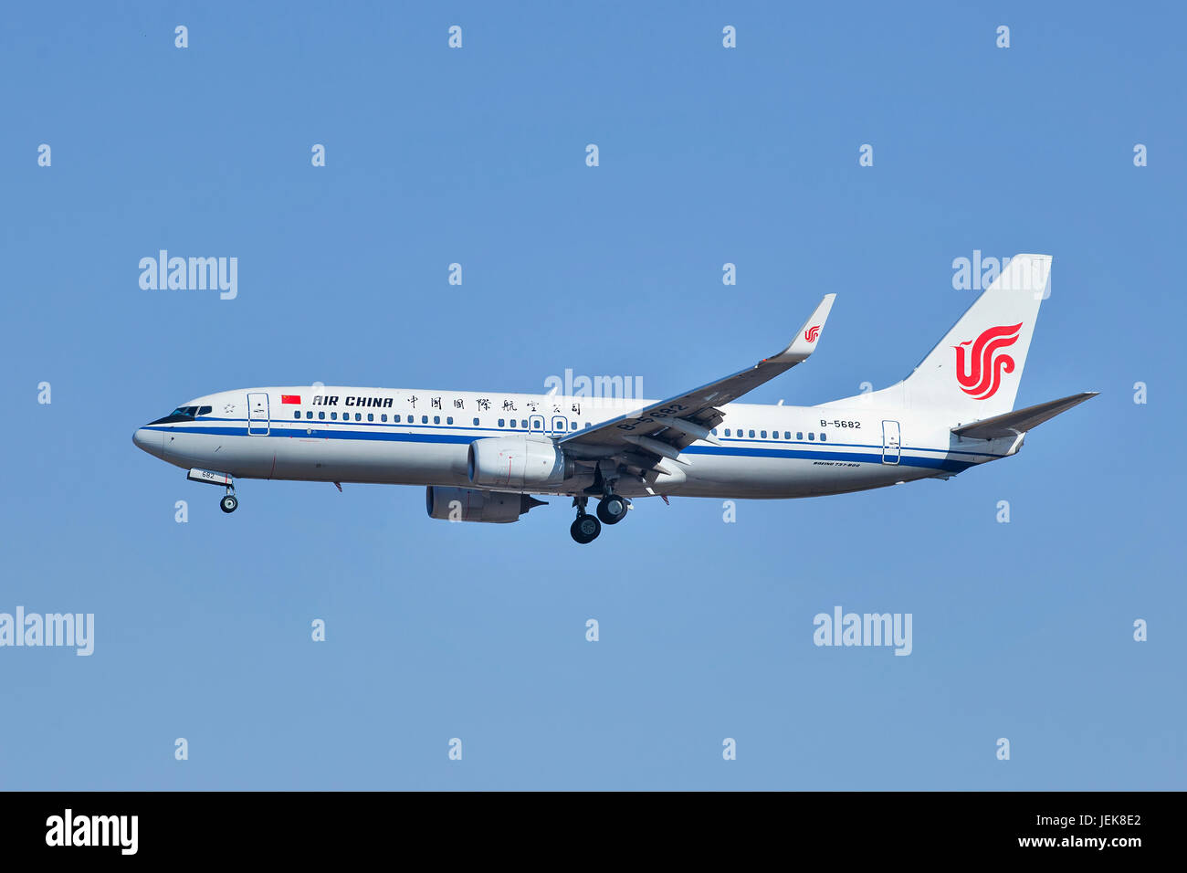 Close up boeing 737 cockpit hi-res stock photography and images - Alamy