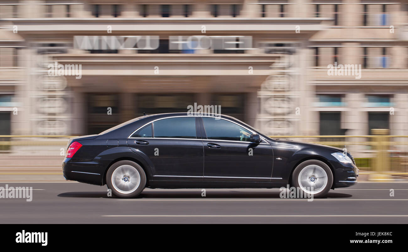 Mercedes benz s class hi-res stock photography and images - Alamy