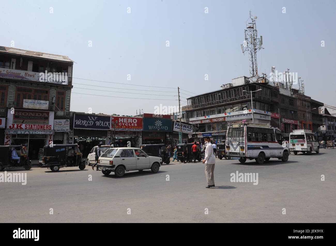 Street scene, Srinagar, jammu Kashmir, india, asia Stock Photo - Alamy