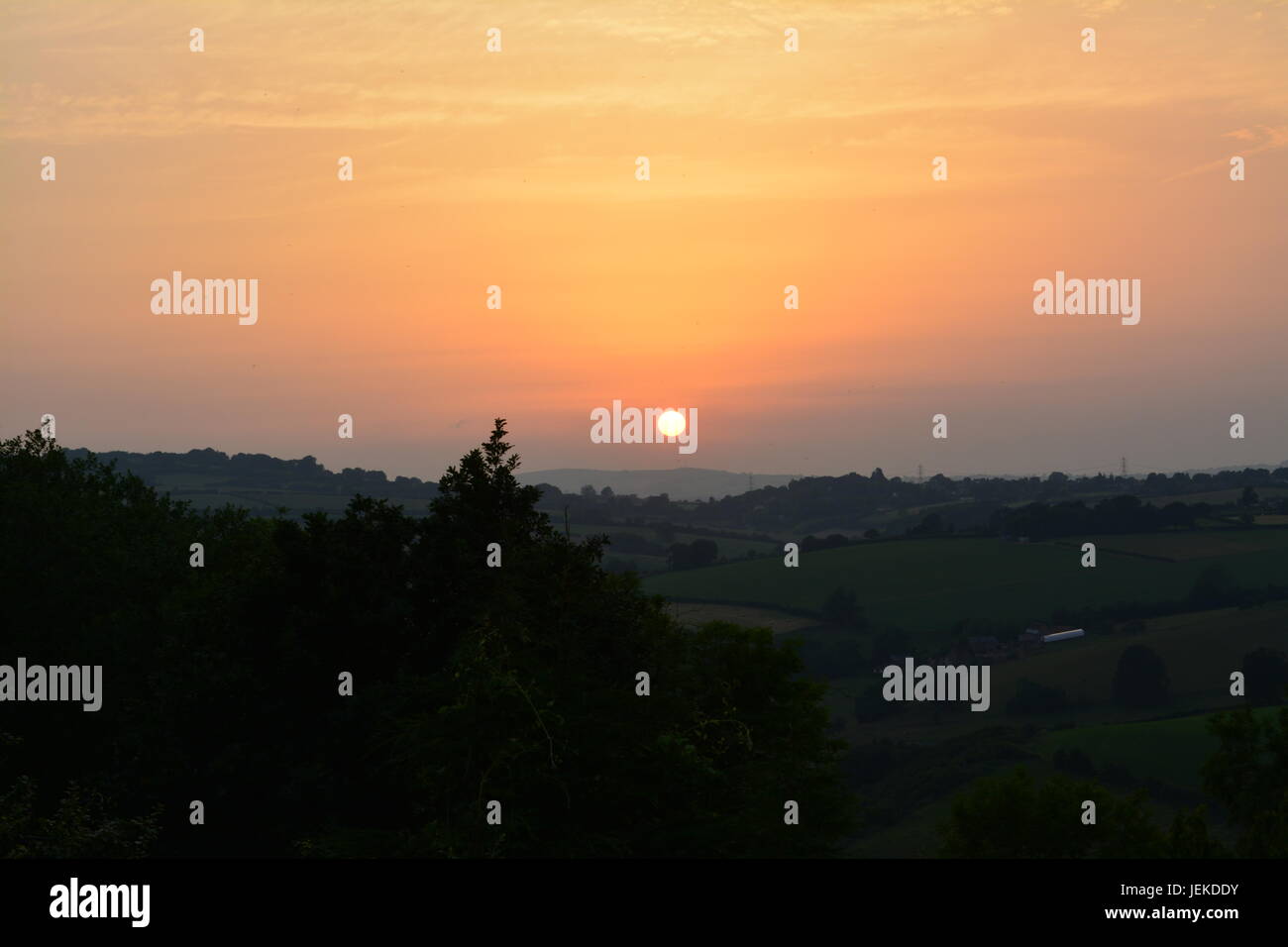 Setting sun on the hills hi-res stock photography and images - Alamy