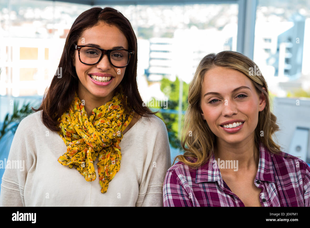 Girls work hi-res stock photography and images - Alamy