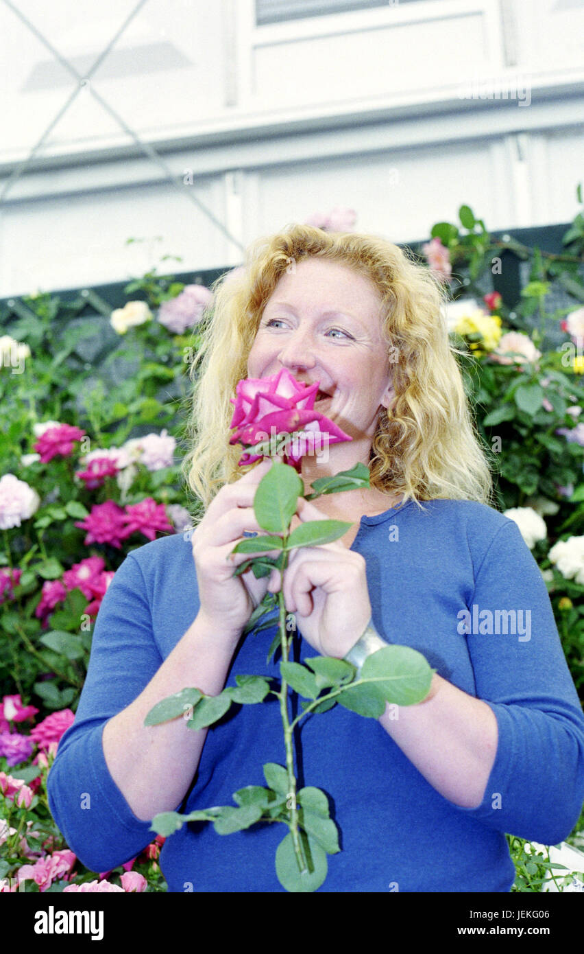Tv Gardener Charlie Dimmock Unveils A Rose Named After Her The Dimmock Rose In Birmingham