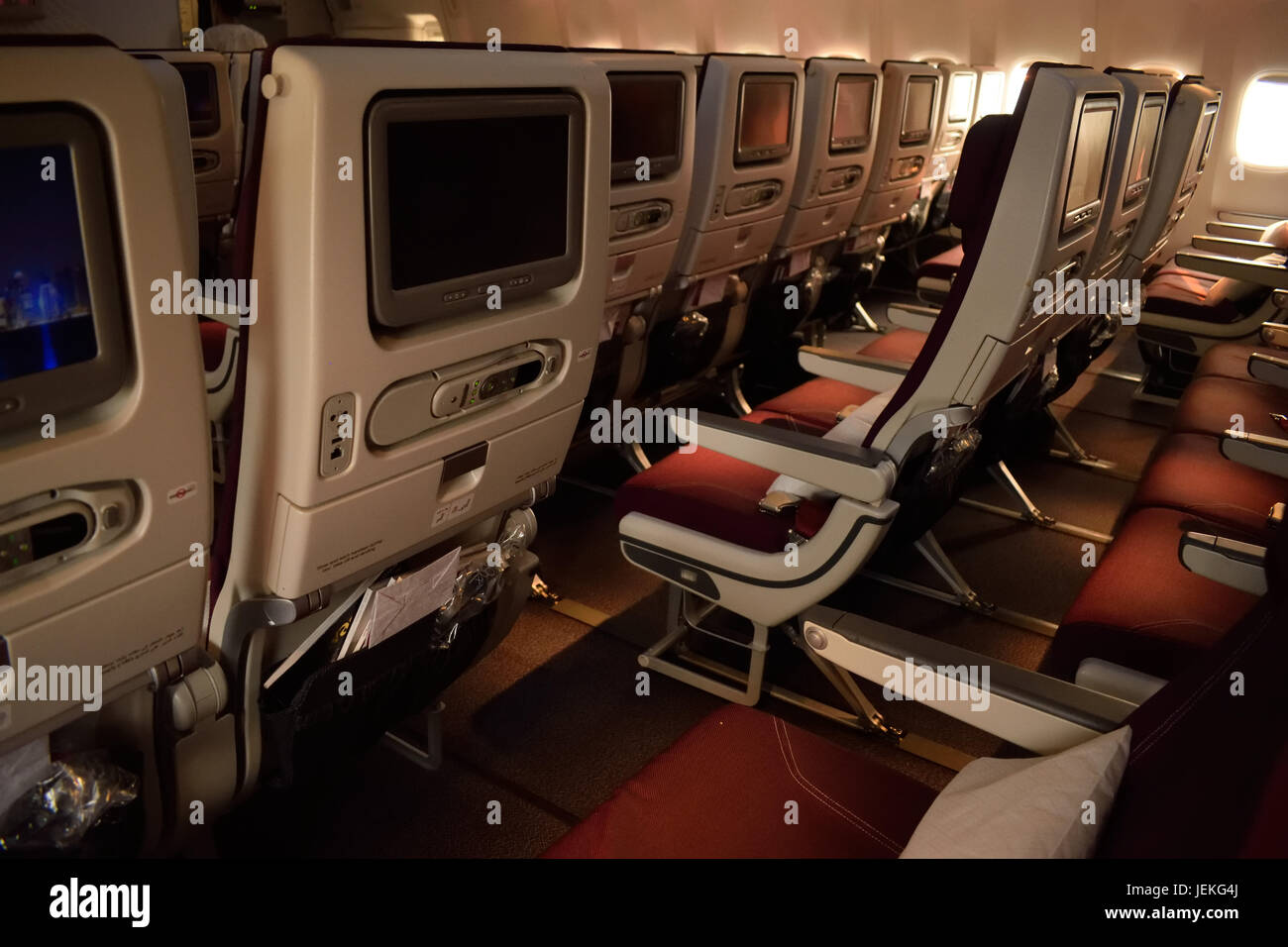 Plane Aisle Passenger Stock Photos & Plane Aisle Passenger Stock Images ...