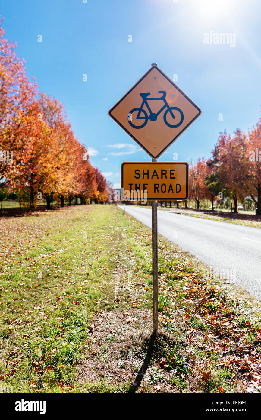 Cyclist warning sign hi-res stock photography and images - Alamy