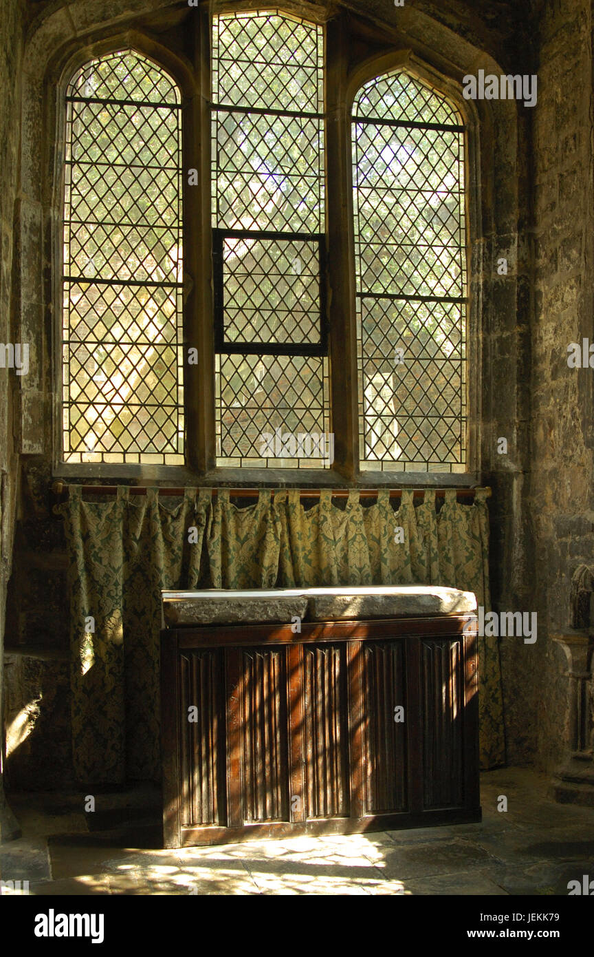 interior of Trinity church York with linen-fold altar Stock Photo - Alamy