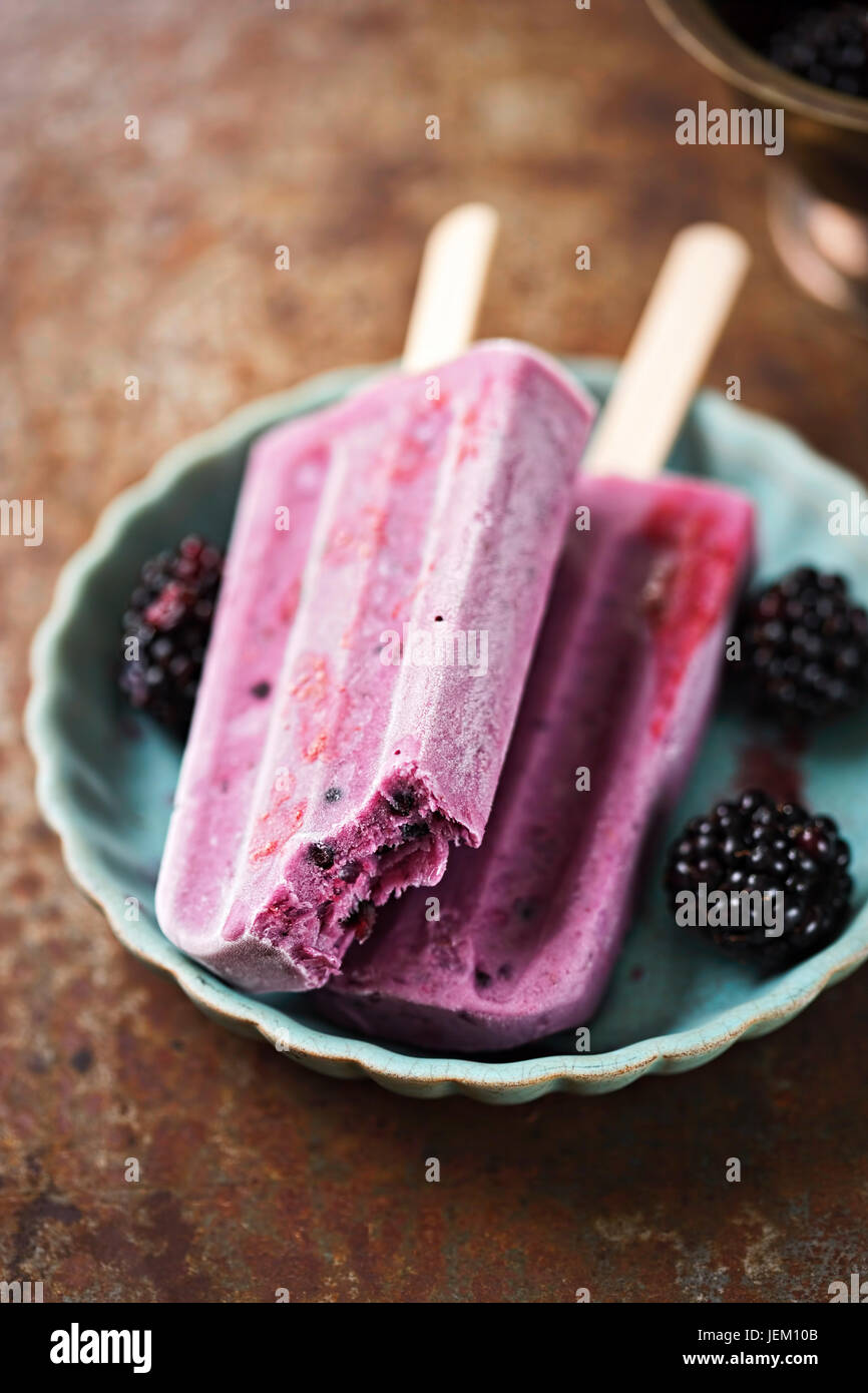 Blackberry yogurt pops hi-res stock photography and images - Alamy
