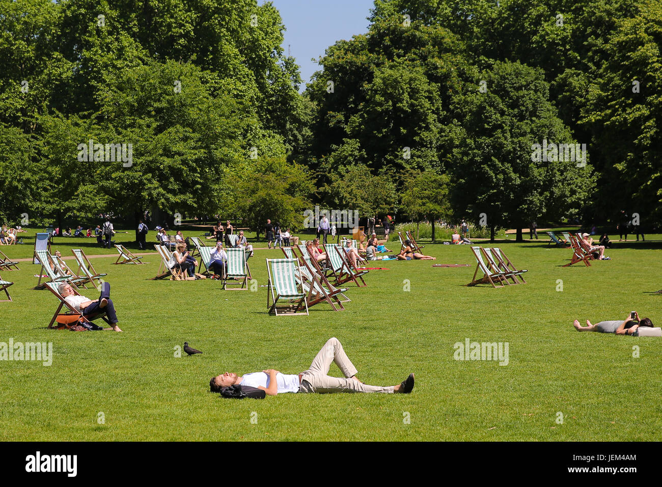 People enjoying the hot weather in London Featuring: Atmosphere Where ...