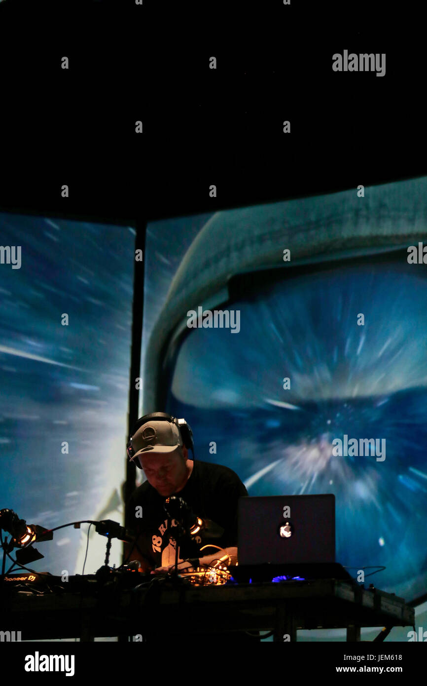 Techno guru hi-res stock photography and images - Alamy