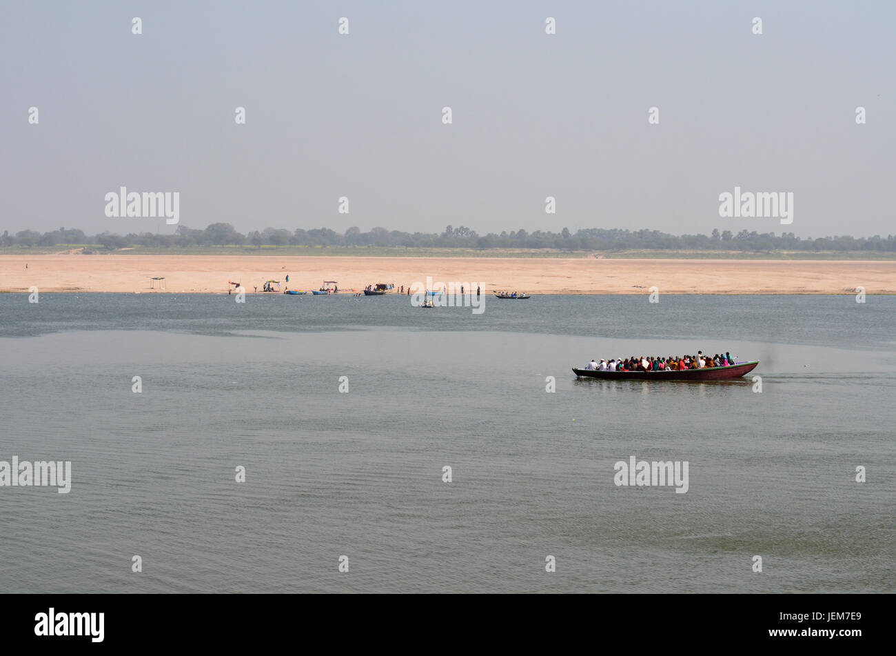 Boat Crossing the Ganges River in Varanasi, India Stock Photo - Alamy