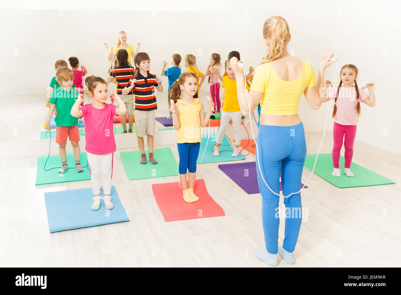 School gym ropes hi-res stock photography and images - Alamy