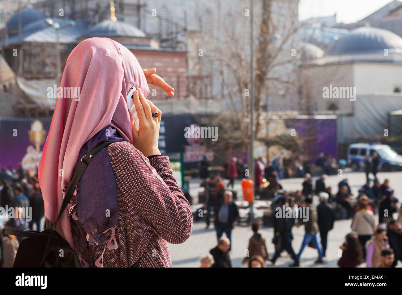Turkish muslim girl istanbul hi-res stock photography and images - Alamy