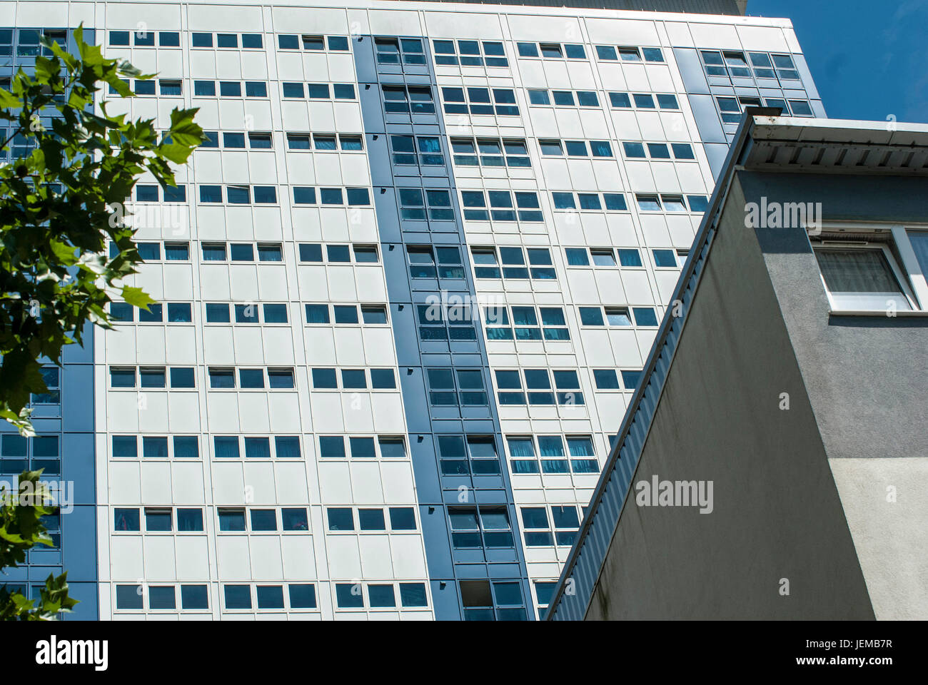 Cladding fire test hi-res stock photography and images - Alamy
