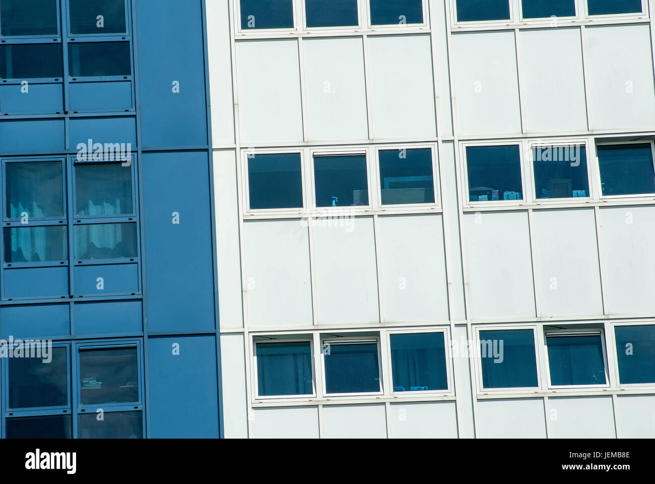 Fire cladding testing hi-res stock photography and images - Alamy