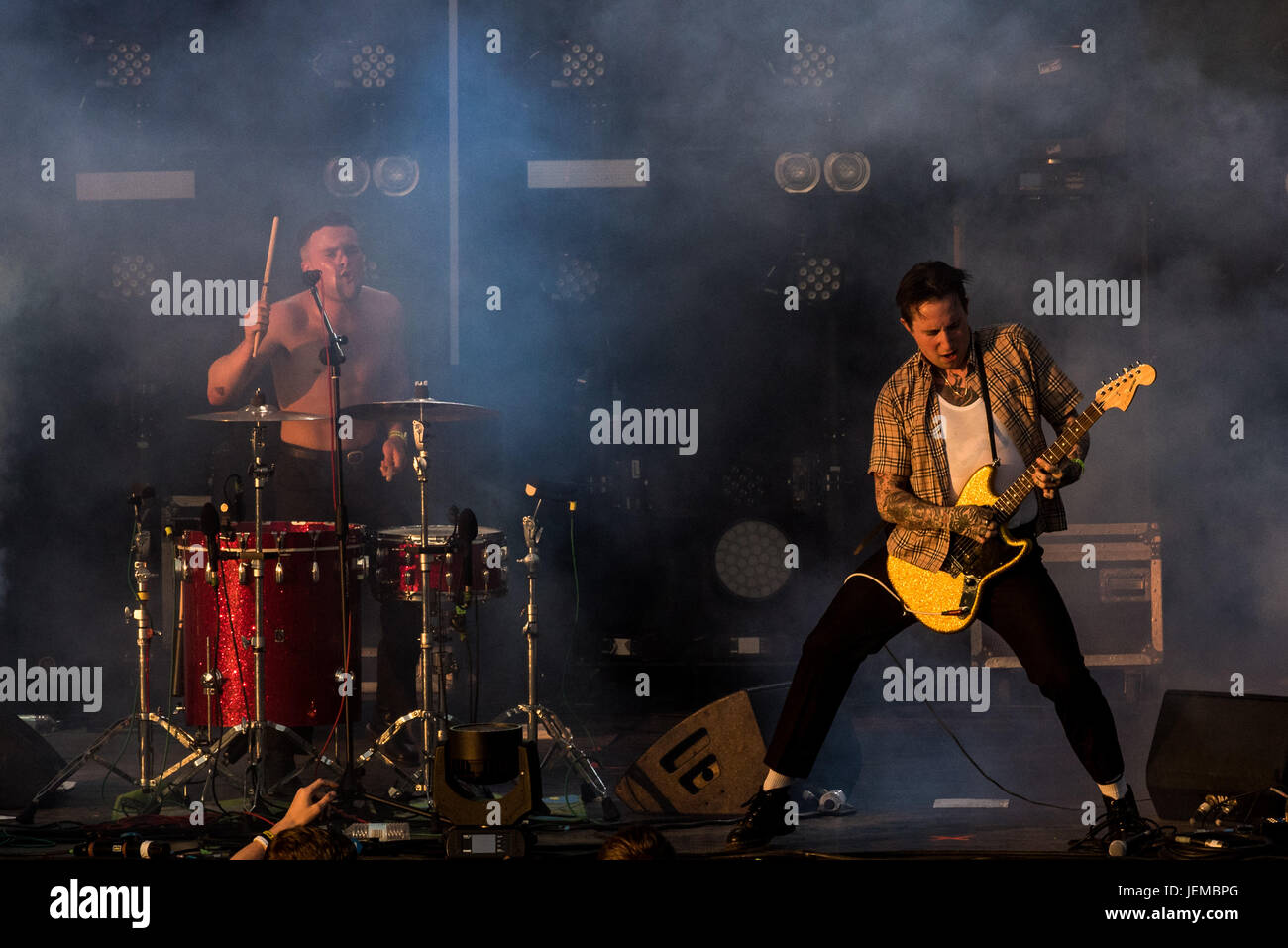 Bearded Theory - Day 2 - Performances Featuring: Slaves Where ...