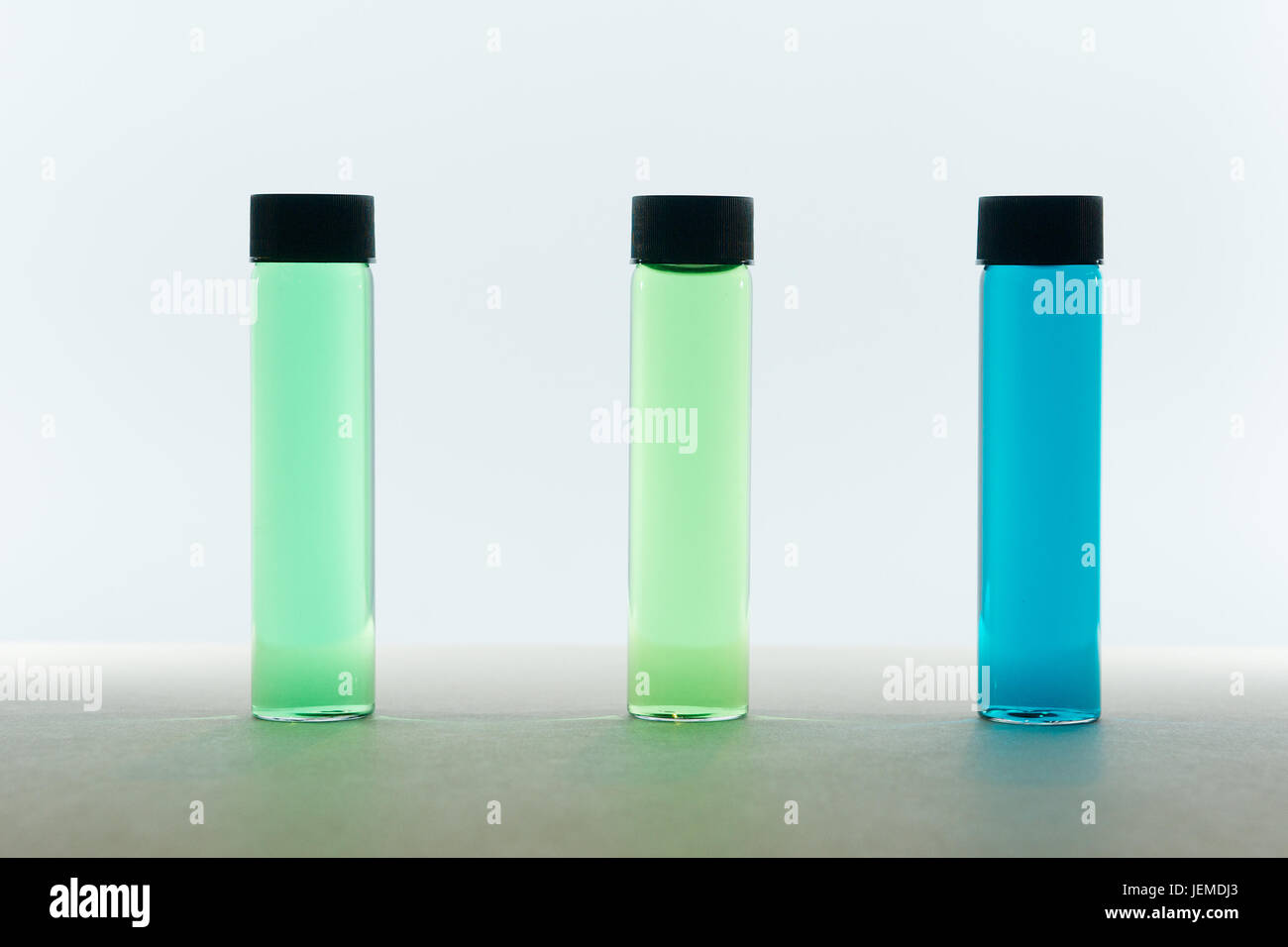 Coloured test tubes hi-res stock photography and images - Alamy