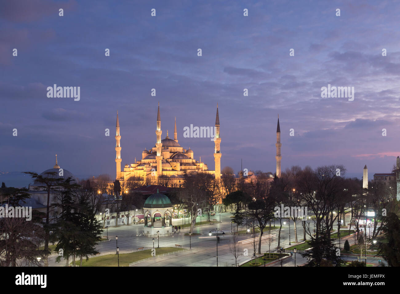 Iconic blue mosque hi-res stock photography and images - Alamy