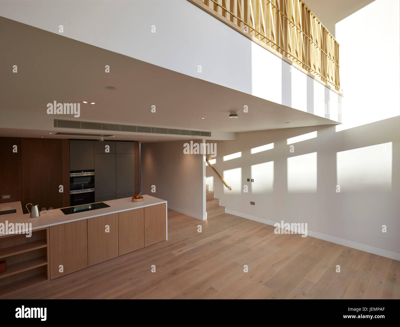 Mezzanine kings cross hi-res stock photography and images - Alamy