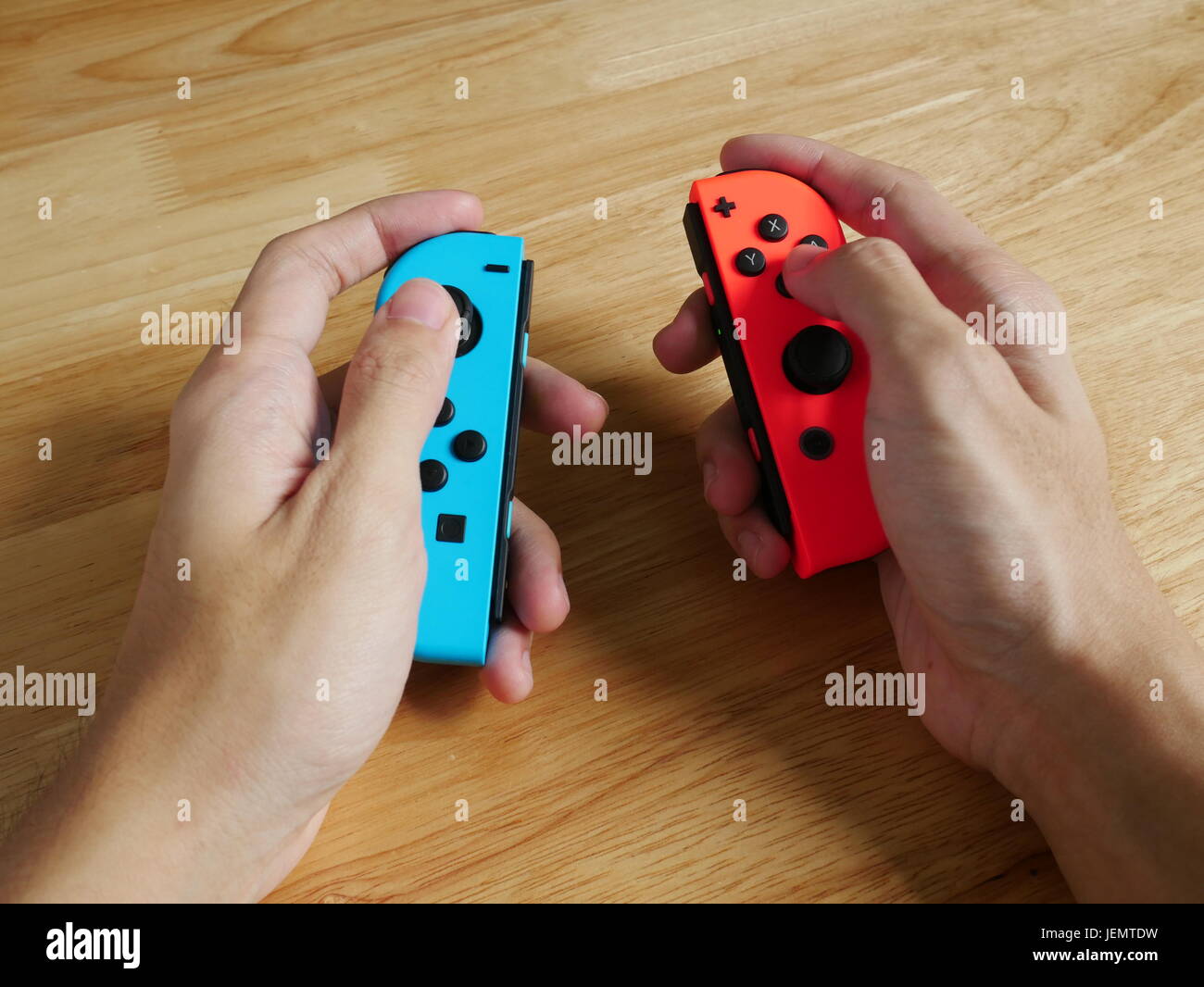 Nintendo controllers hi-res stock photography and images - Alamy