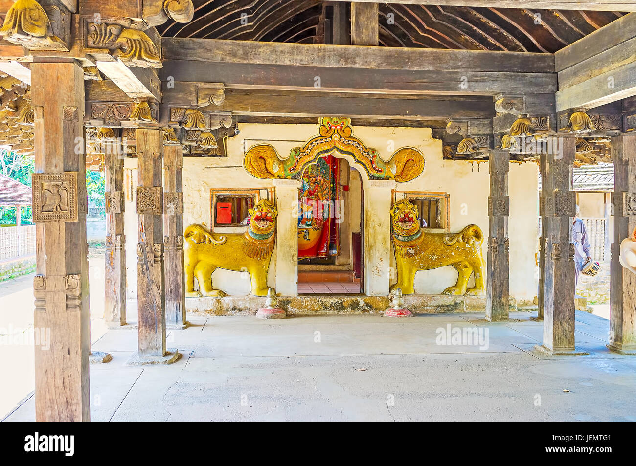 UDUNUWARA, SRI LANKA - NOVEMBER 29, 2016: The scenic wooden pillars of ...