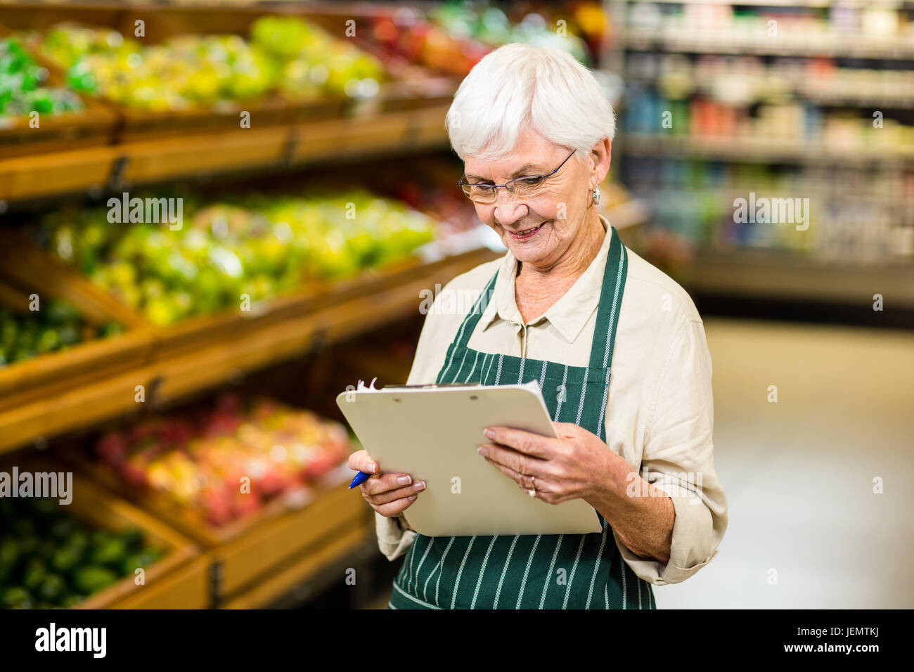 Senior worker supermarket hi-res stock photography and images - Alamy