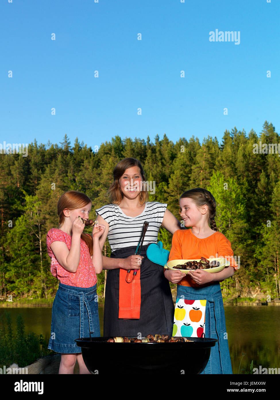 Having barbecue hi-res stock photography and images - Alamy