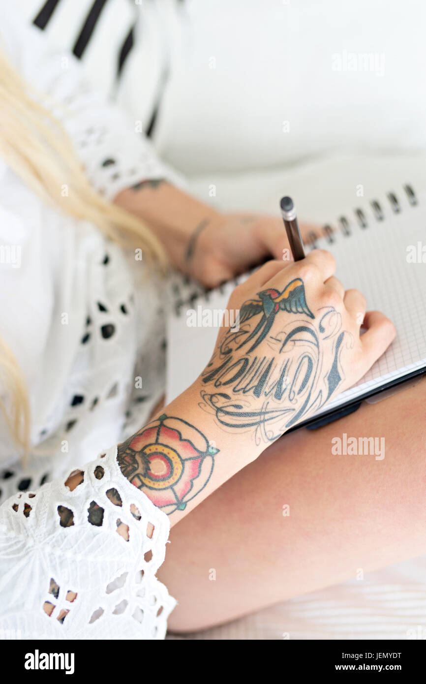 24 notes hi-res stock photography and images - Alamy