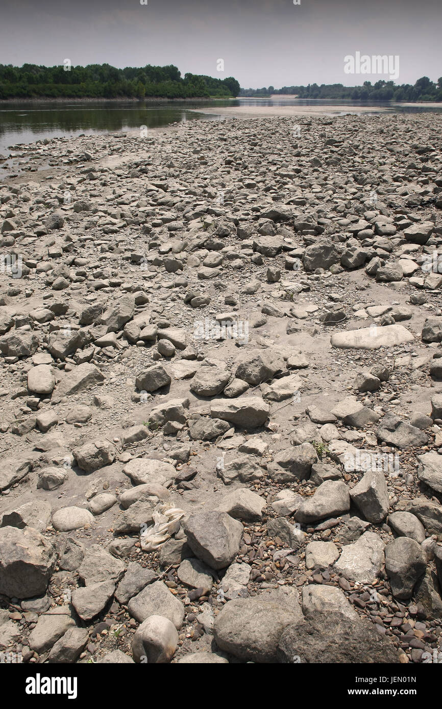 Po river italy drought hi-res stock photography and images - Alamy