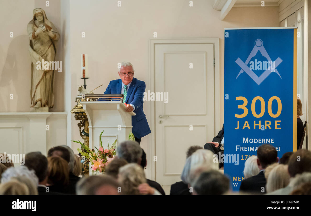 First grand lodge founded in london hi-res stock photography and images ...