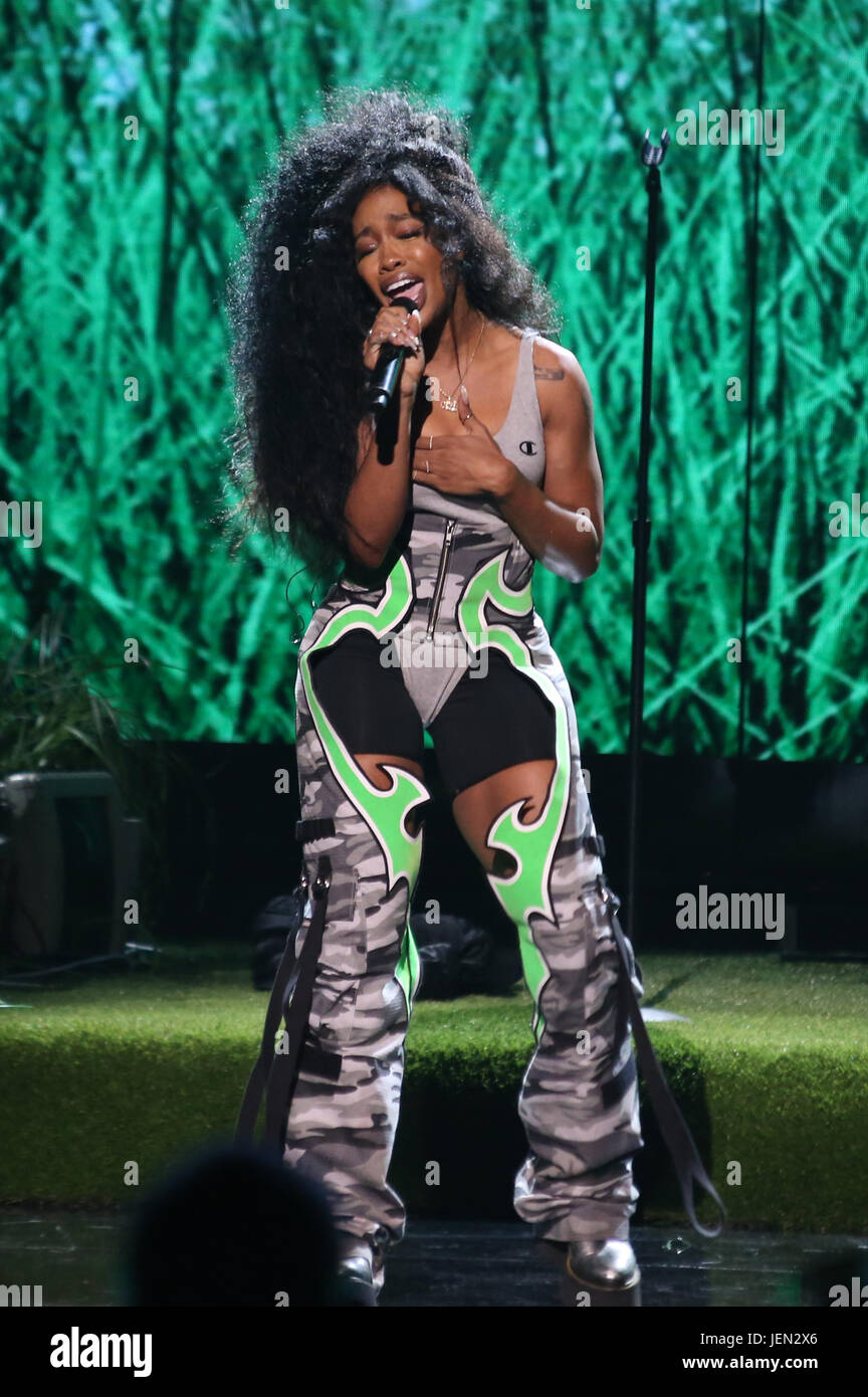 LOS ANGELES, CA - JUNE 25: SZA at BET Awards 17 Show at the Microsoft ...
