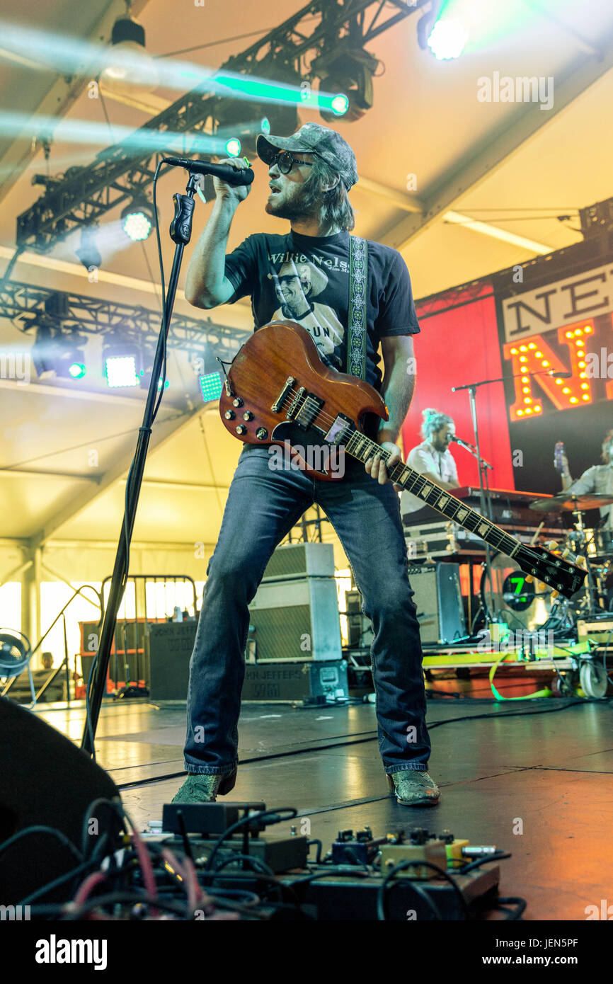 Chicago, Illinois, USA. 25th June, 2017. CODY CANNON of Whiskey Myers ...