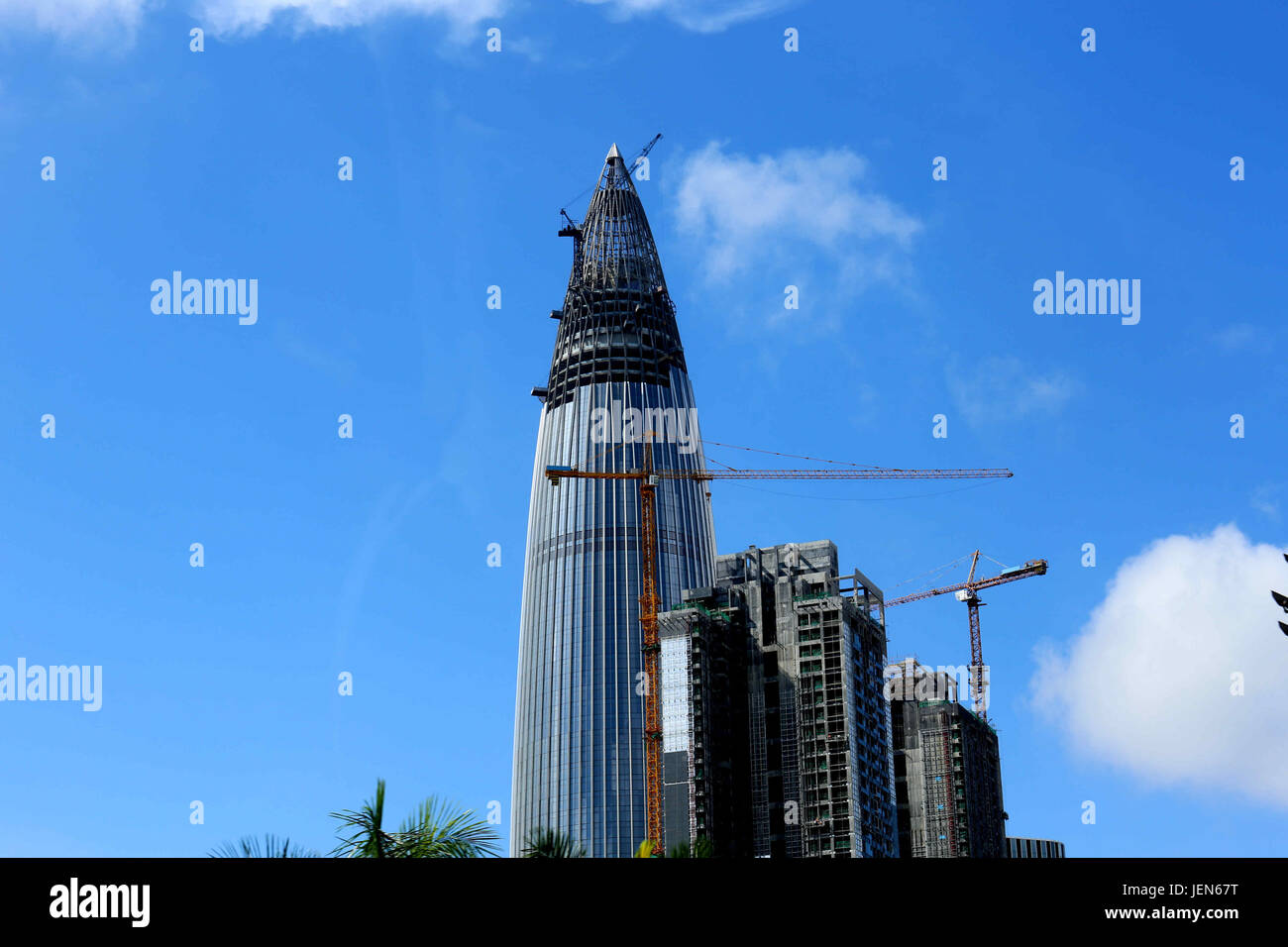 Bullet shaped building hi-res stock photography and images - Alamy