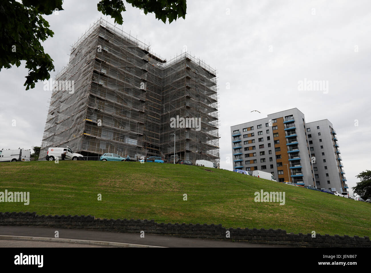High rise tower block external cladding hi-res stock photography and ...