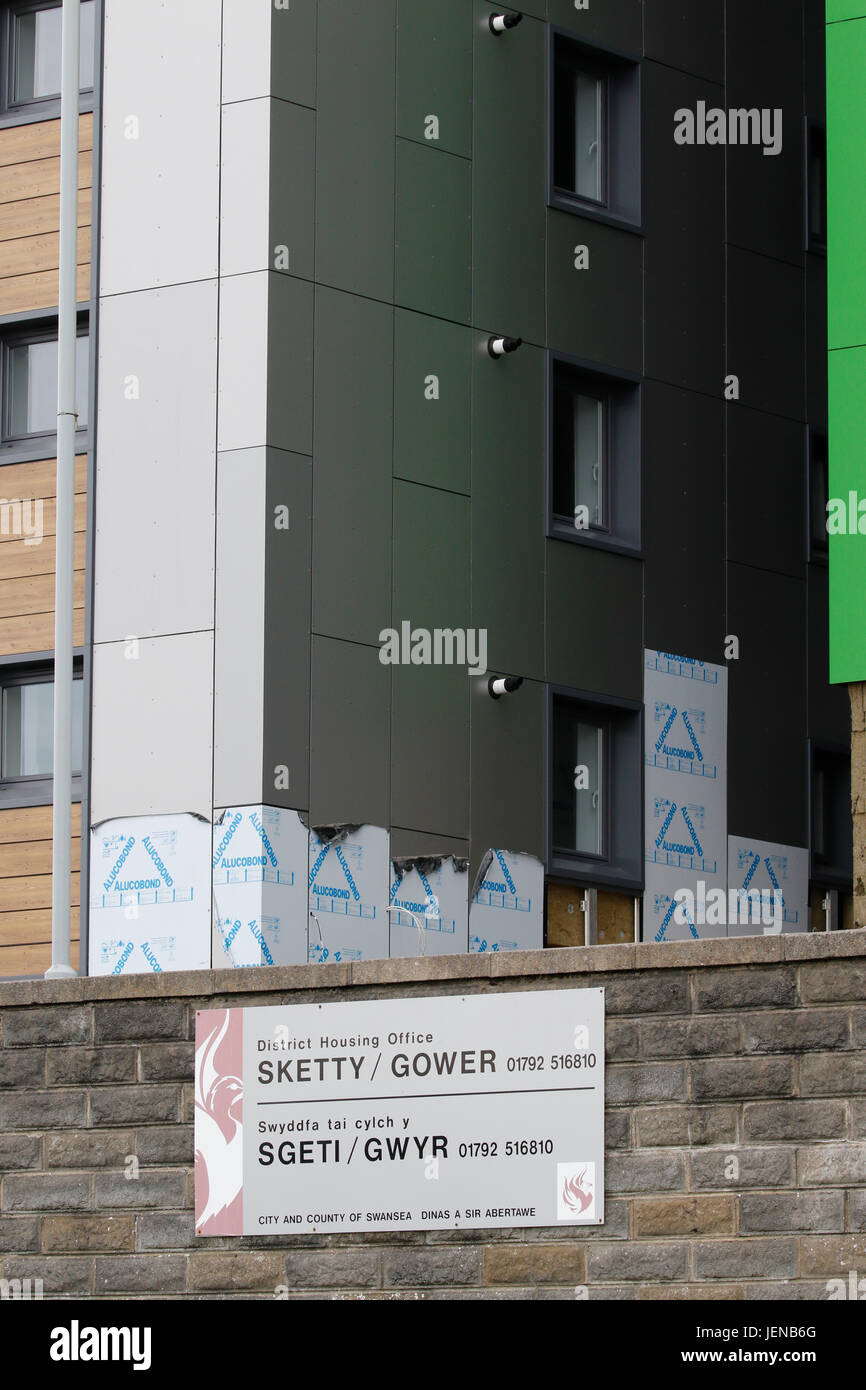 High rise tower block external cladding hi-res stock photography and ...