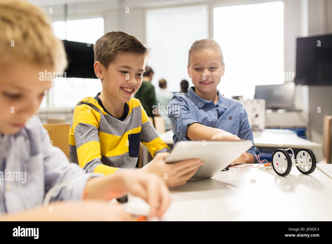 Kids programming hi-res stock photography and images - Alamy