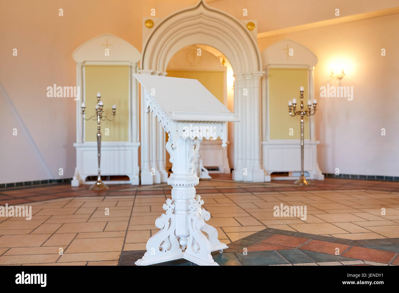 Tribune stand hi-res stock photography and images - Alamy