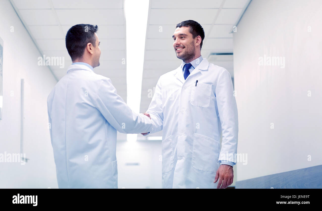 Hospital handshake agreement hi-res stock photography and images - Alamy