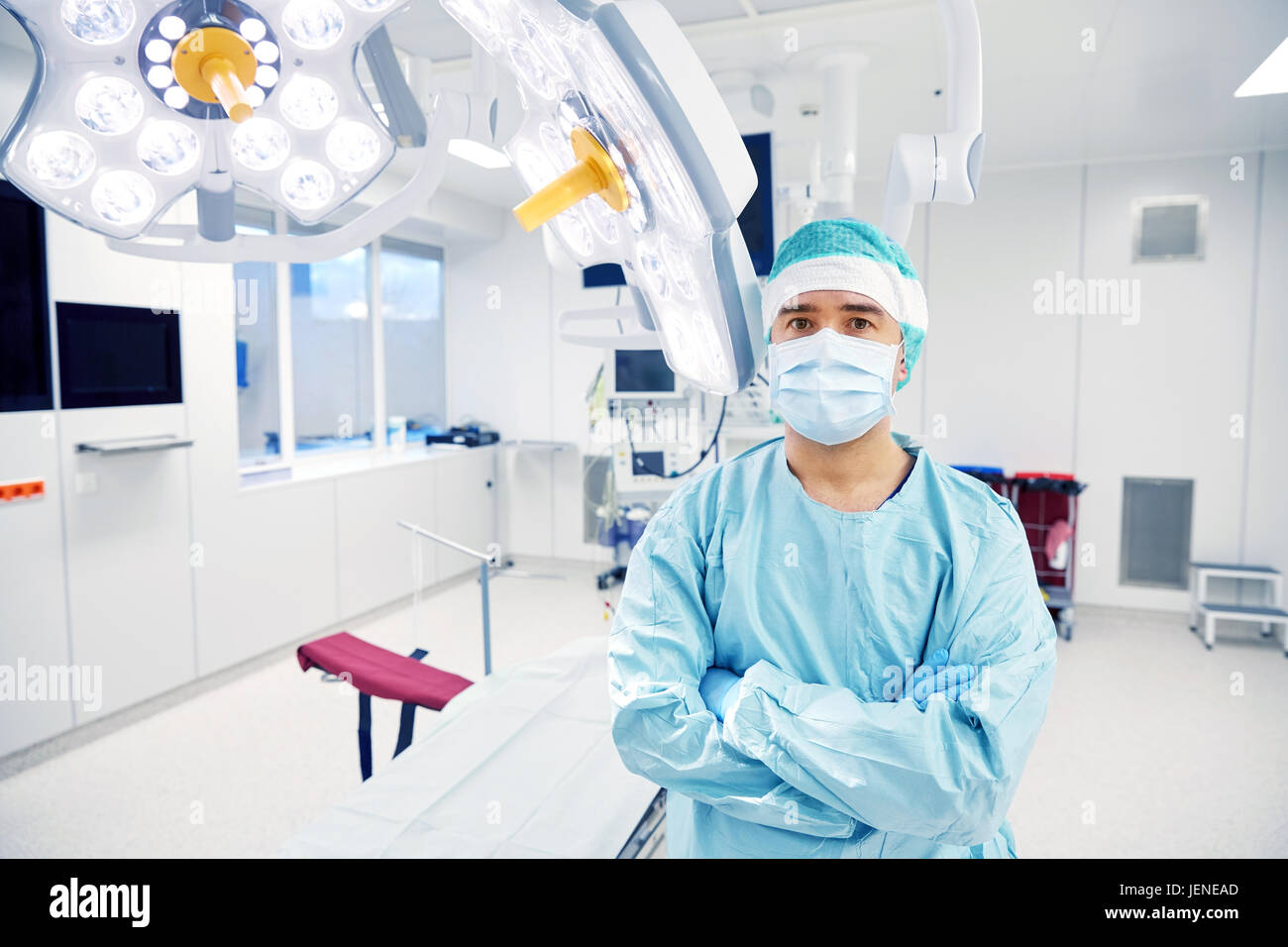 Operating coat hi-res stock photography and images - Alamy
