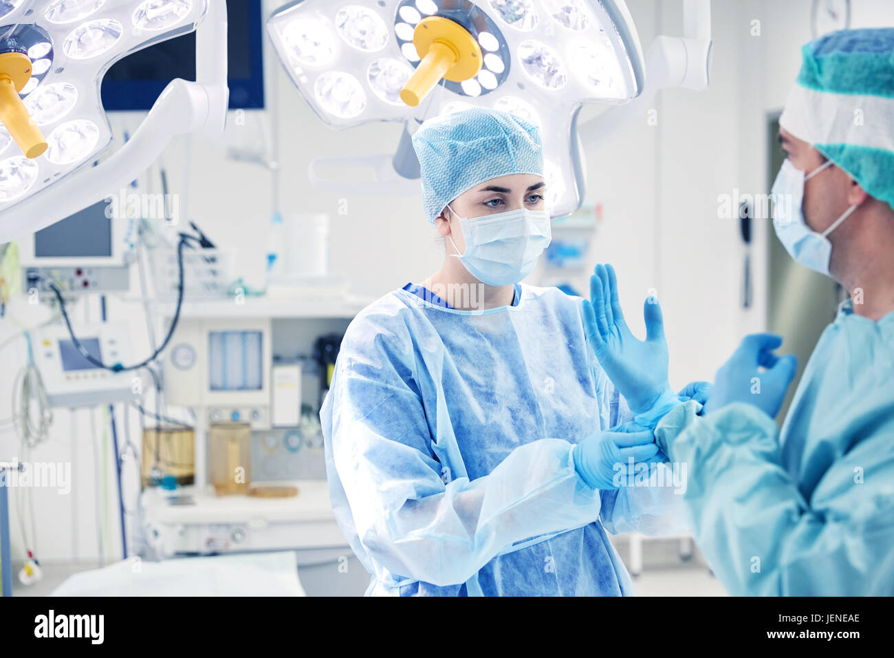 Operating room uniform hi-res stock photography and images - Alamy
