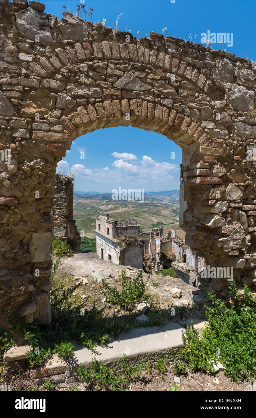 Craco (Italy) - The evocative ruins and landscapes of the ghost town ...