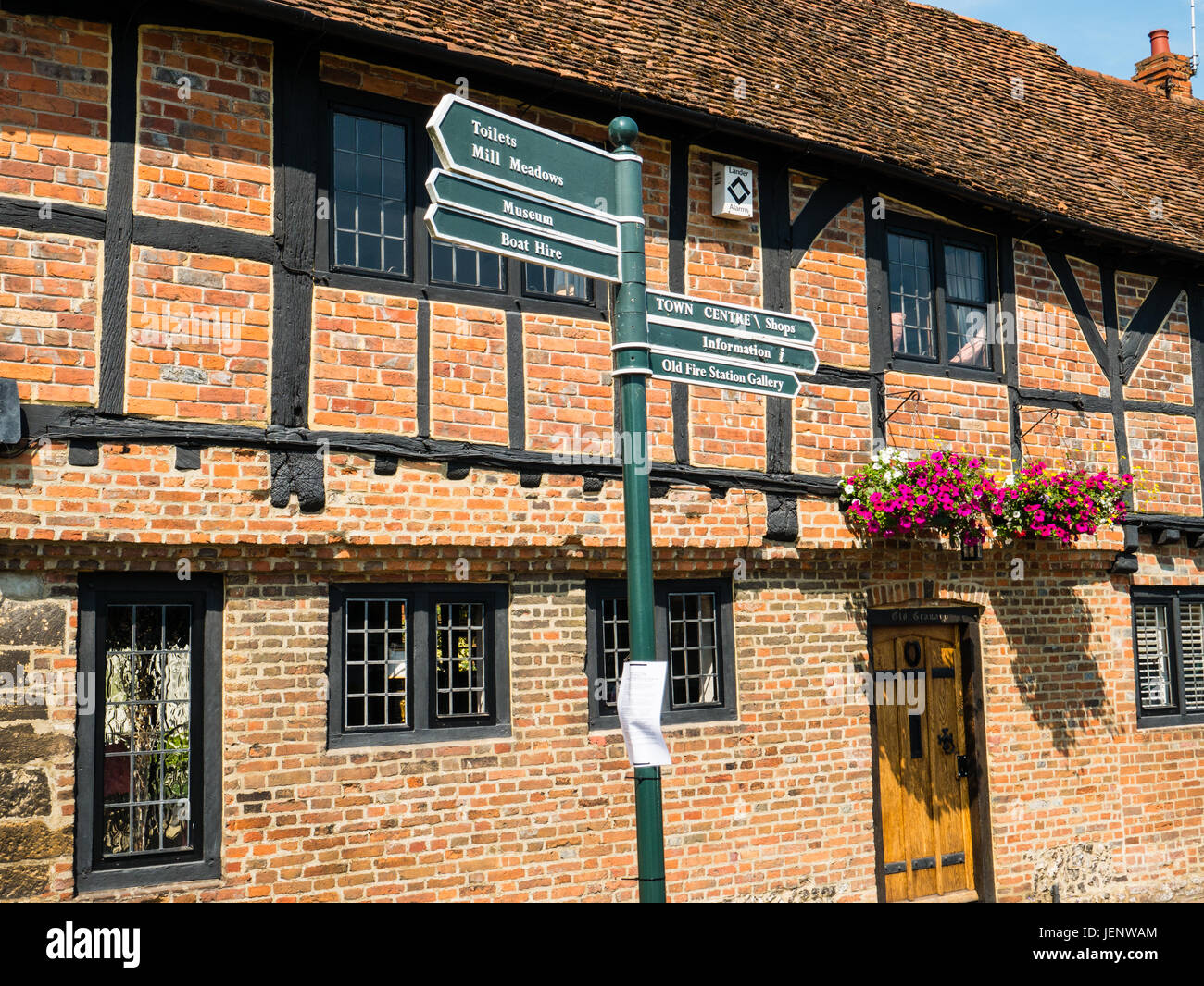 Henley Building High Resolution Stock Photography and Images - Alamy