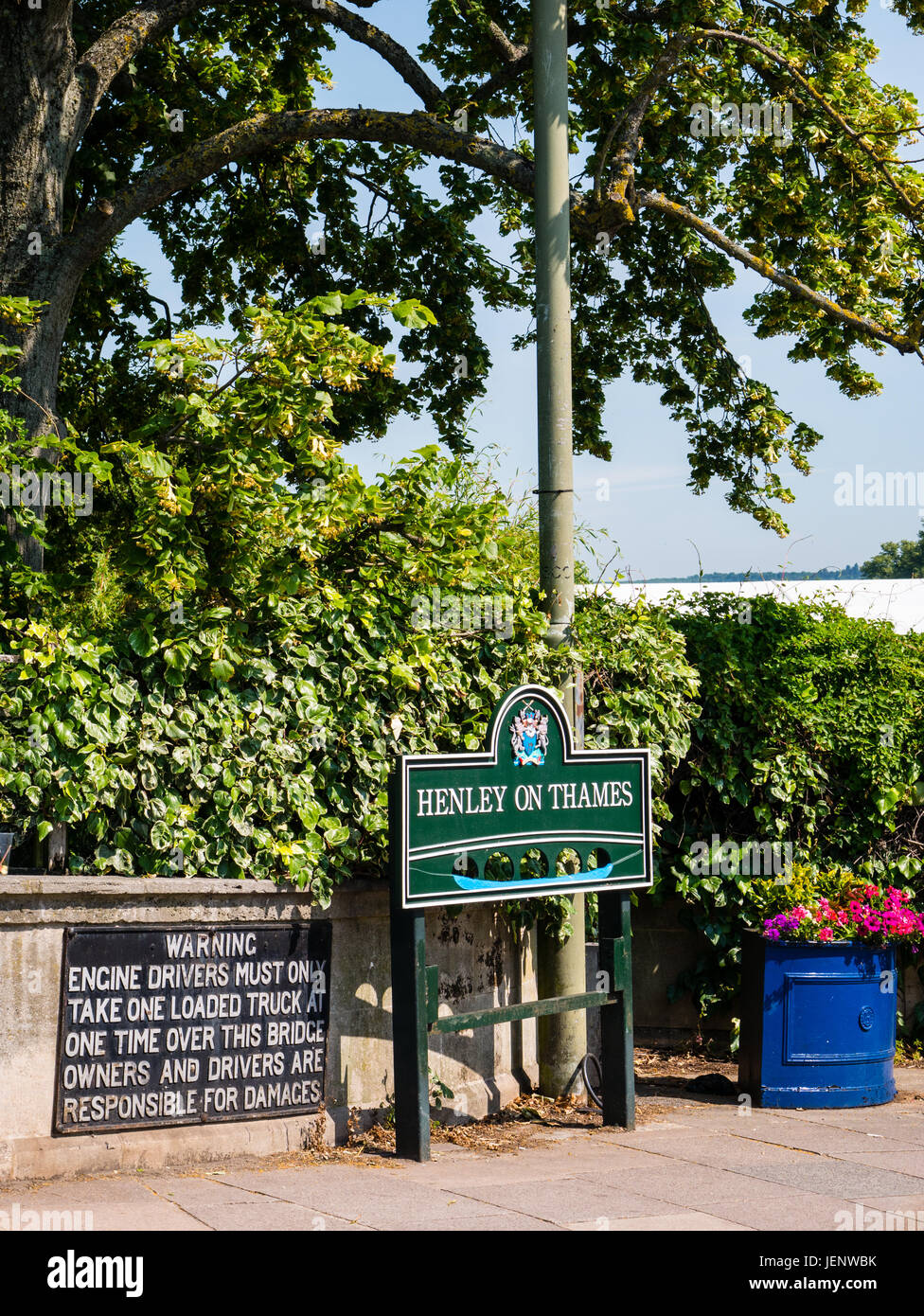 Henley On Thames Road Sign High Resolution Stock Photography and Images ...