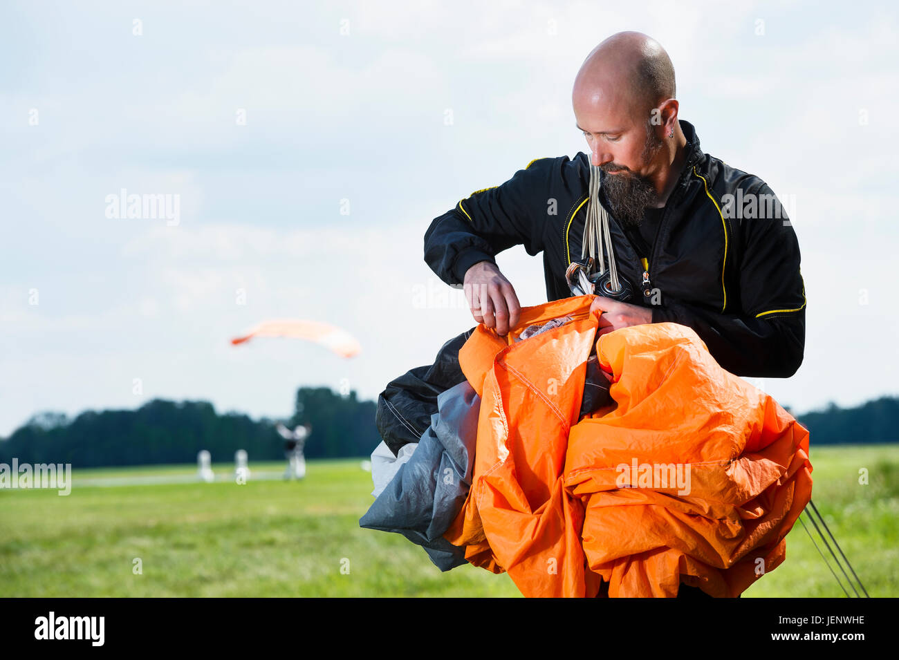 Safe landing hi-res stock photography and images - Alamy