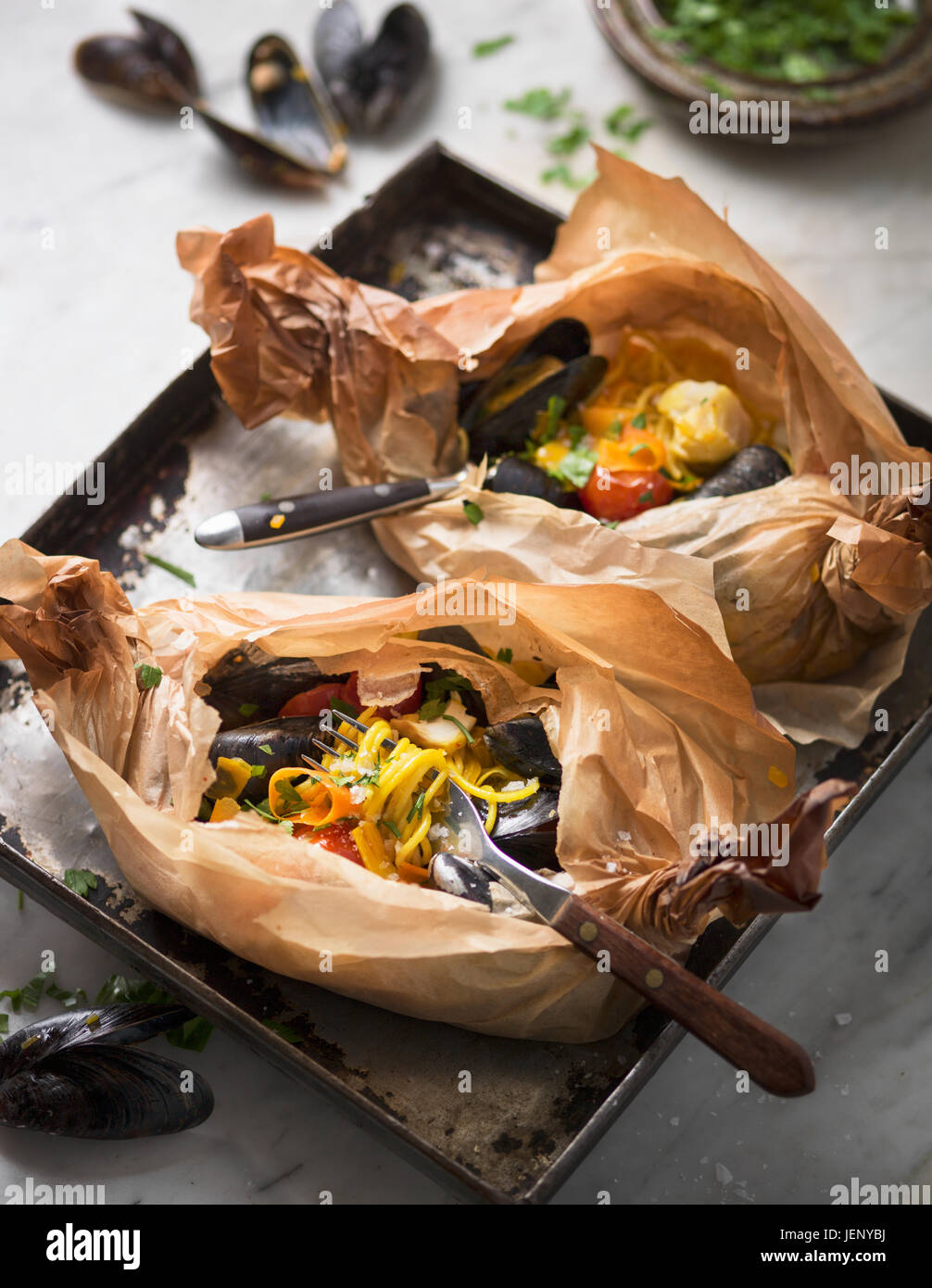 Pasta fork parcel hi-res stock photography and images - Alamy