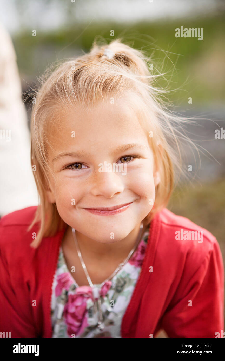 Portrait of smiling girl Stock Photo - Alamy