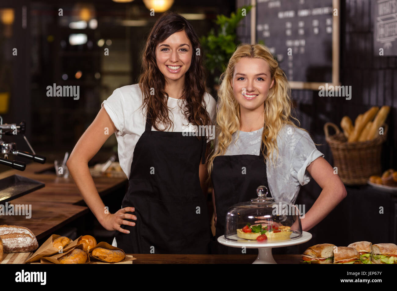 Waitresses hi-res stock photography and images - Alamy