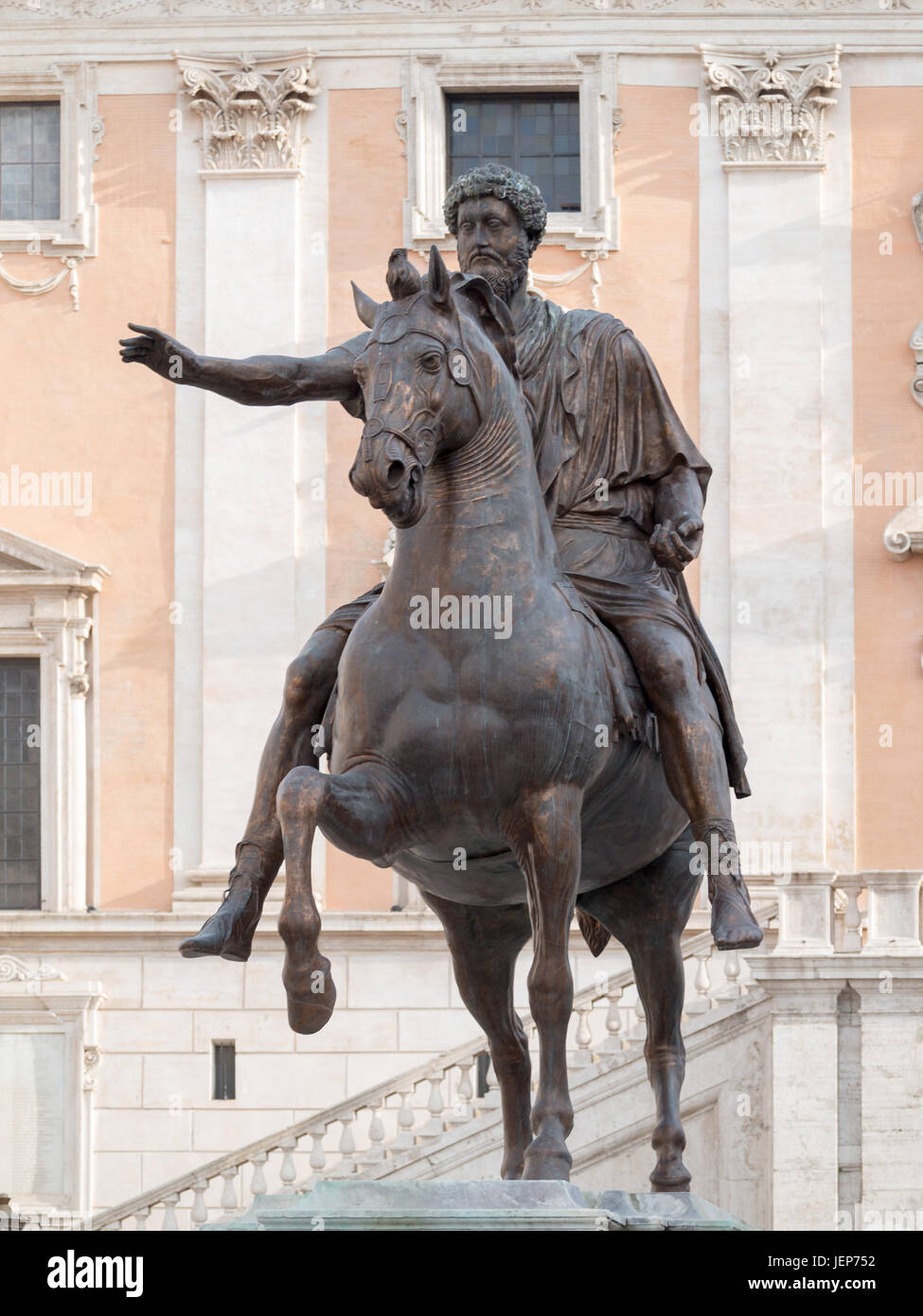 Equestrian statue rome hi-res stock photography and images - Alamy
